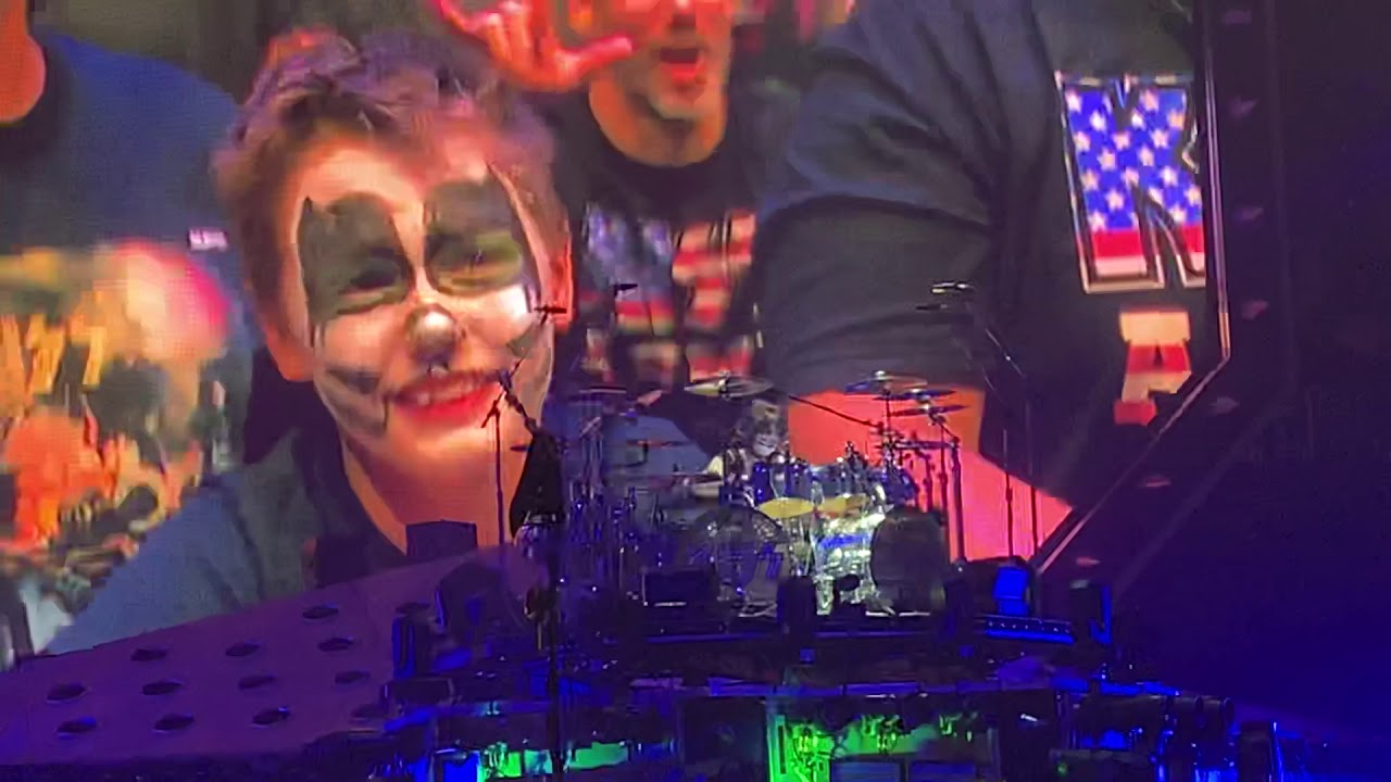 Kiss Live in Atlanta End of the Road Tour 4/7/19 “100,000 Years” - YouTube