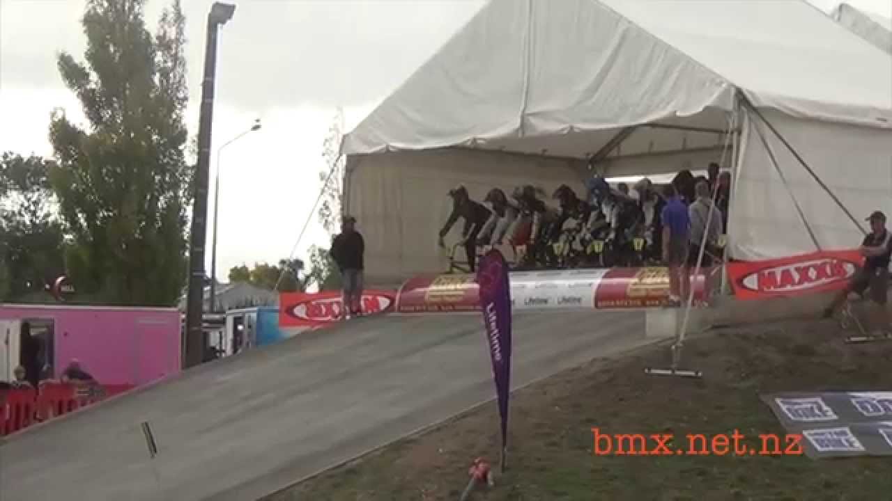 2015 BMX NZ Nationals 16 Year Boys Final - YouTube