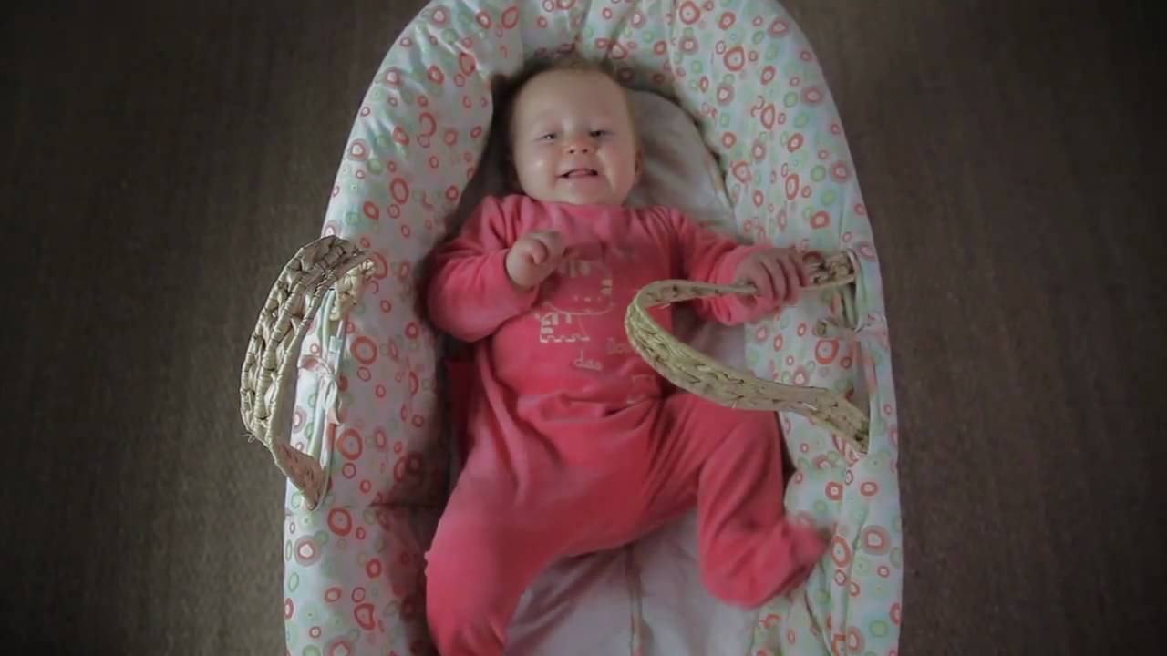 Bébé content - YouTube