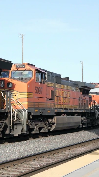BNSF 3833 WB STACK TRAIN 3-19-2025 #train #canadiancompany #automobile - YouTube