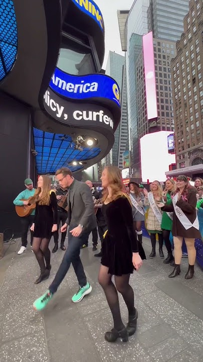 Nyc Times Square St Patrick Day Parade Preparation Warm Up ☘️ New