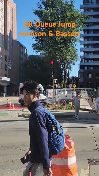 Q jump at Johnson and Basset. No "red" transit signal to legally allow buses to merge if ...