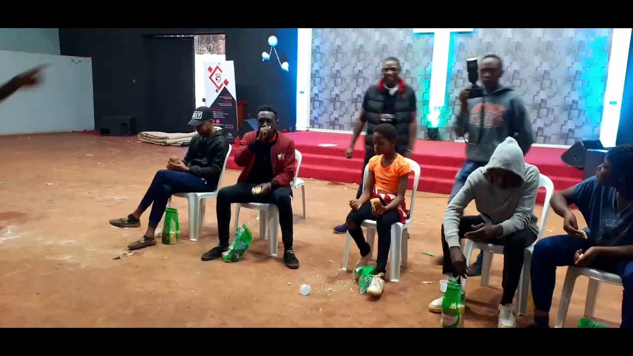 NAIROBI CHRONICLES! BREAD EATING CONTEST - YouTube