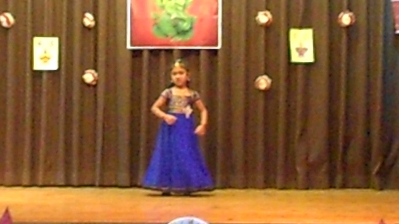 Rishitha Dance performance for Telugu songs @ Diwali 2015 Germany - YouTube