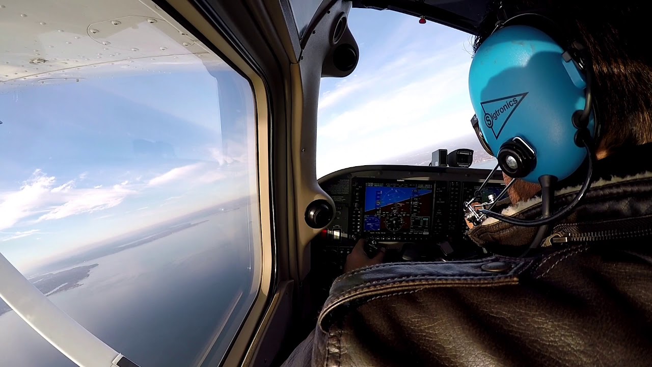 C172-S LANDING - YouTube