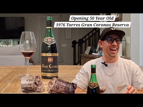 Opening 50 Year Old Wine Bottle - 1976 Torres Gran Coronas Reserva 