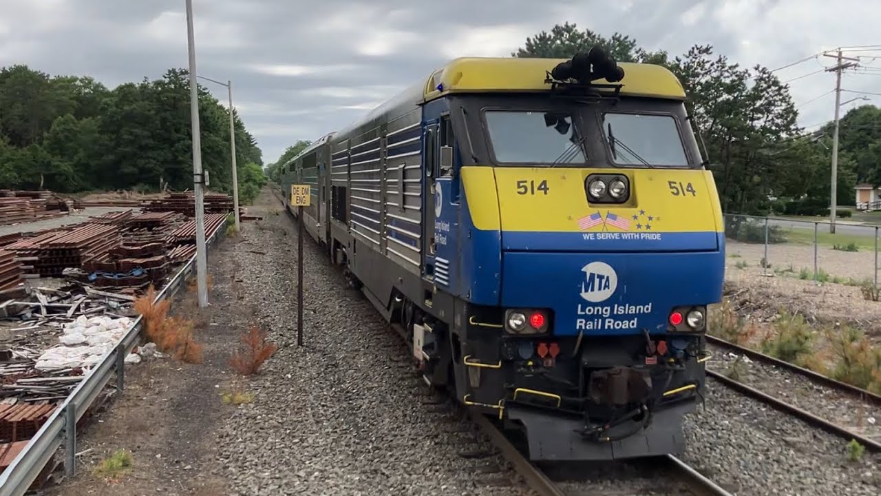 LIRR Train 45 to Jamaica at Bellport DM30AC 514 - YouTube