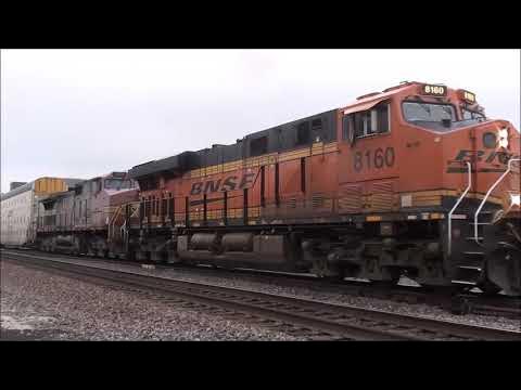 BNSF #8160 Leads WB to SB Mixed Freight with Ex ATSF Warbonnet. Olathe, KS 12/10/22 - YouTube