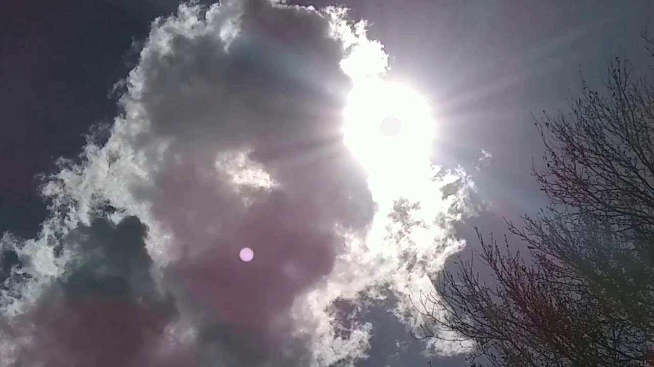 Sun portal/ hole/ entities. Plasma in/around sun and sky. Sky anomolies ...