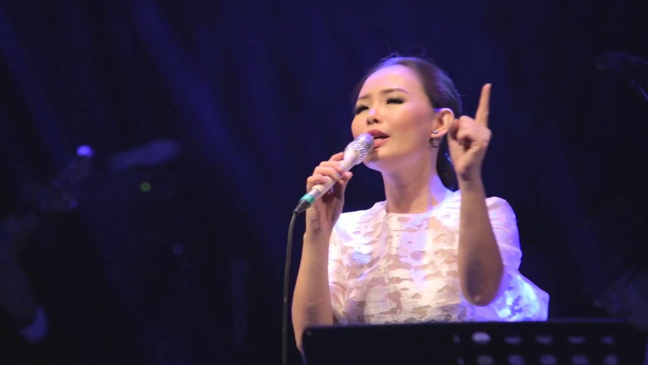 Blue Bird featuring Winnie Ho (WVC Live at KLPac Waiting For That Day ...