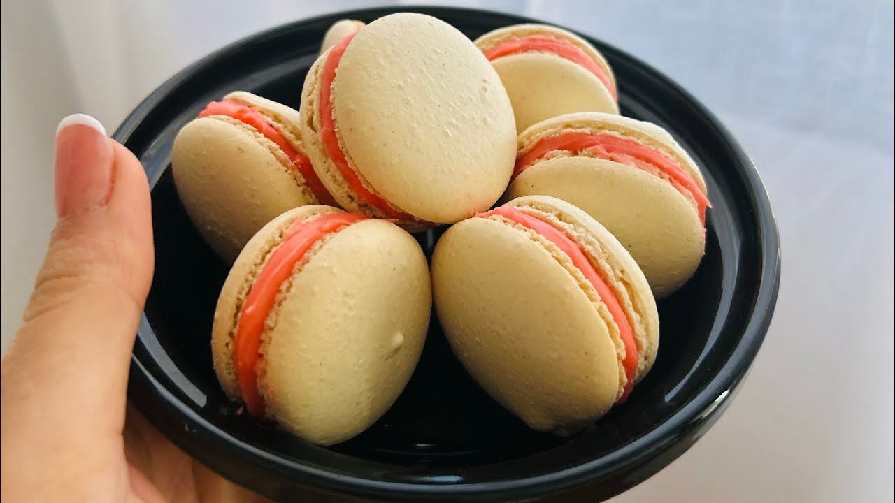 Macarons INRATABLE goût fraise 🍓 facile et rapide - YouTube