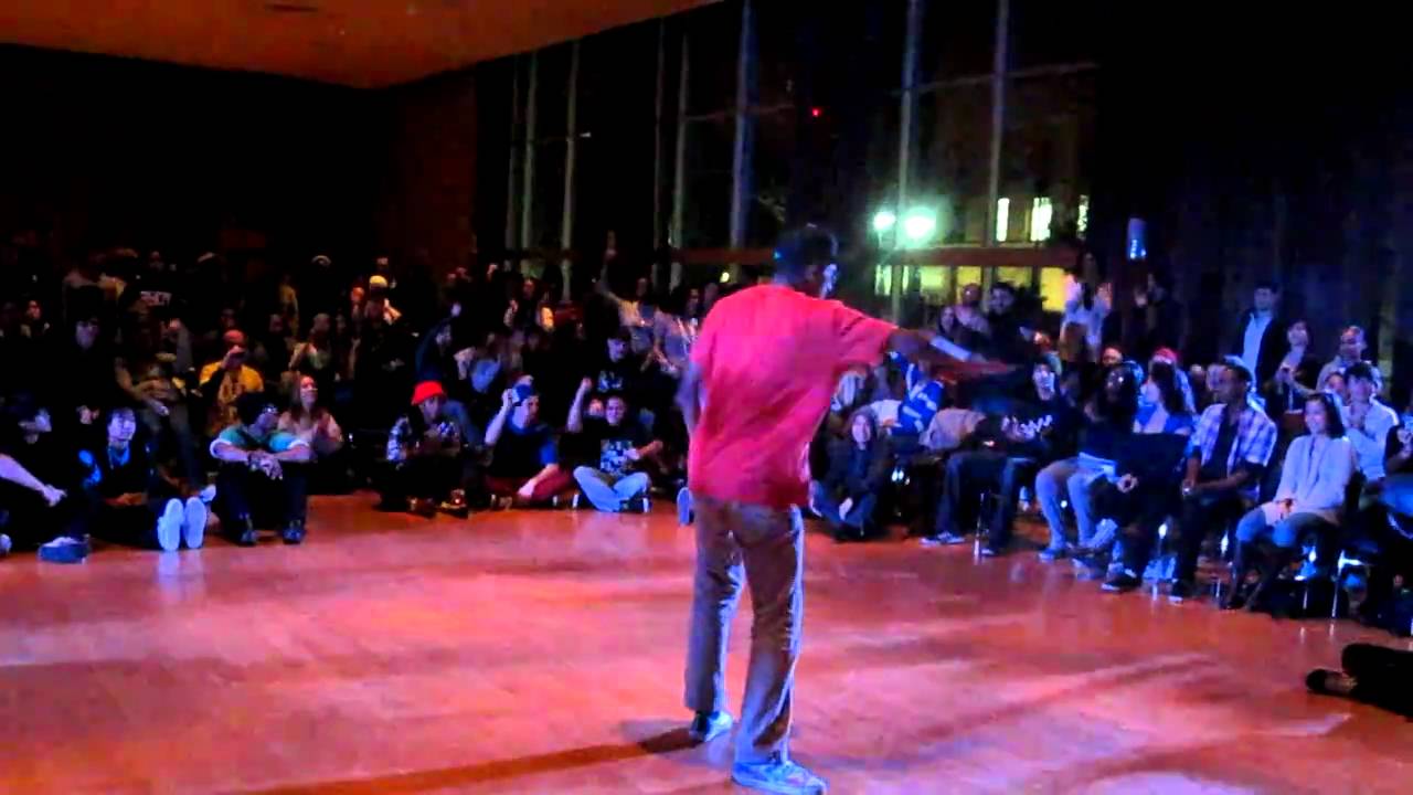 romello jones vs. dom (the pause battle) - YouTube