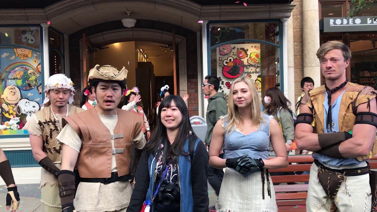 USJ 17周年記念オープニング・グリーティング 2018・3・31'(No.5)iPhone 7plus撮影にて - YouTube