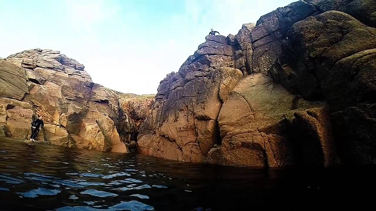 cliff jumping cornwall - YouTube