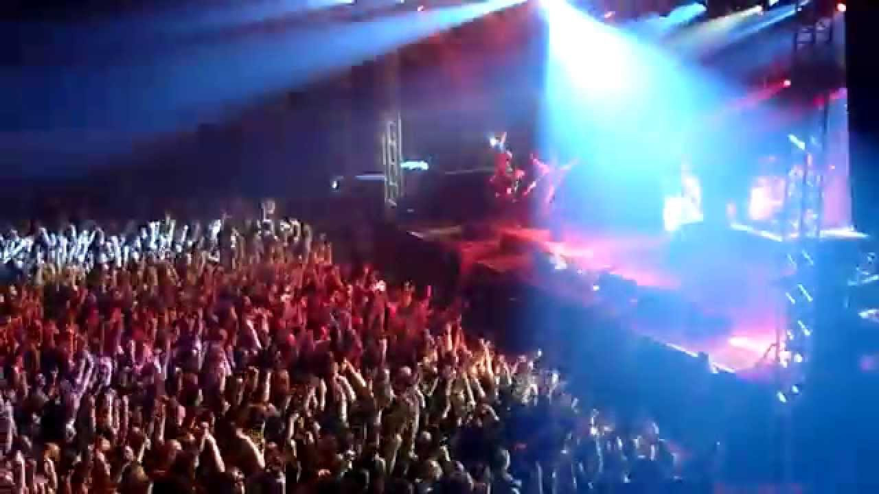 Slash - Paradise City - Praha 2015 - YouTube