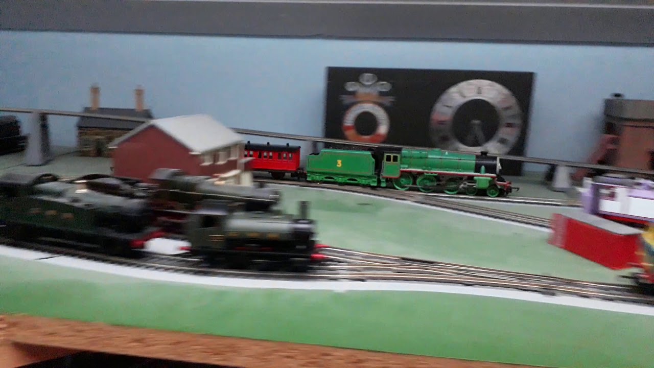Hornby Henry with 2 Red Branch line Coaches - YouTube