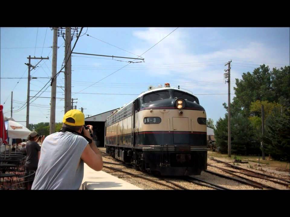 HD: Movements of the BN Racetrack E9AM's at the Illinois Railway Museum ...