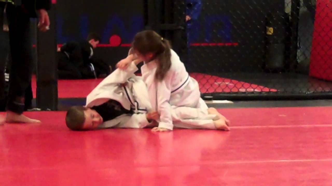 303 Training Center Kids Brazilian Jiu Jitsu - YouTube