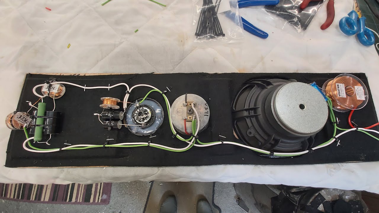 Lounge LCR Speaker build Part 1 - YouTube