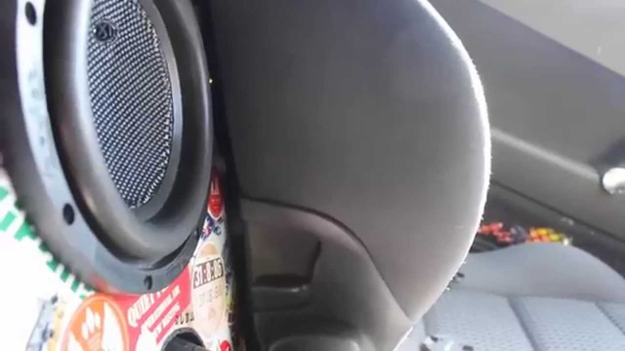 subwoofer test audi tt roadster - YouTube