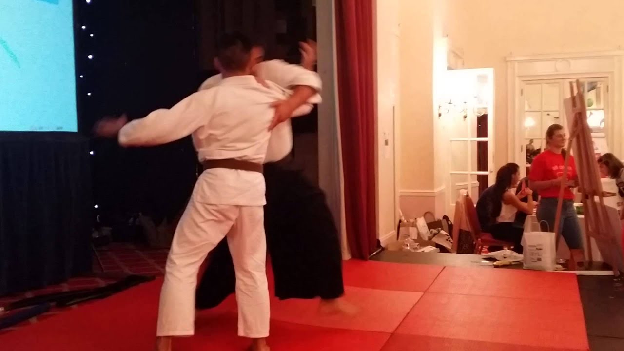LJMU Jitsu Club at Freshers Fair 2014 - YouTube