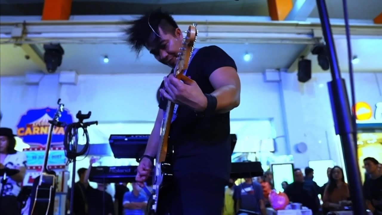 Take a look around Limp bizkitz Live music summarecon mal serpong ...