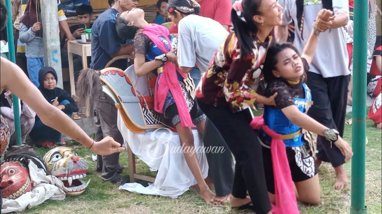 NGERI CEWEK CANTIK KESURUPAN KUDA LUMPING TERBARU - YouTube