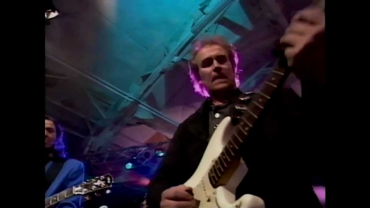 Ester Brohus ft. Anders Blichfeldt - Blinded By You (Live) - YouTube