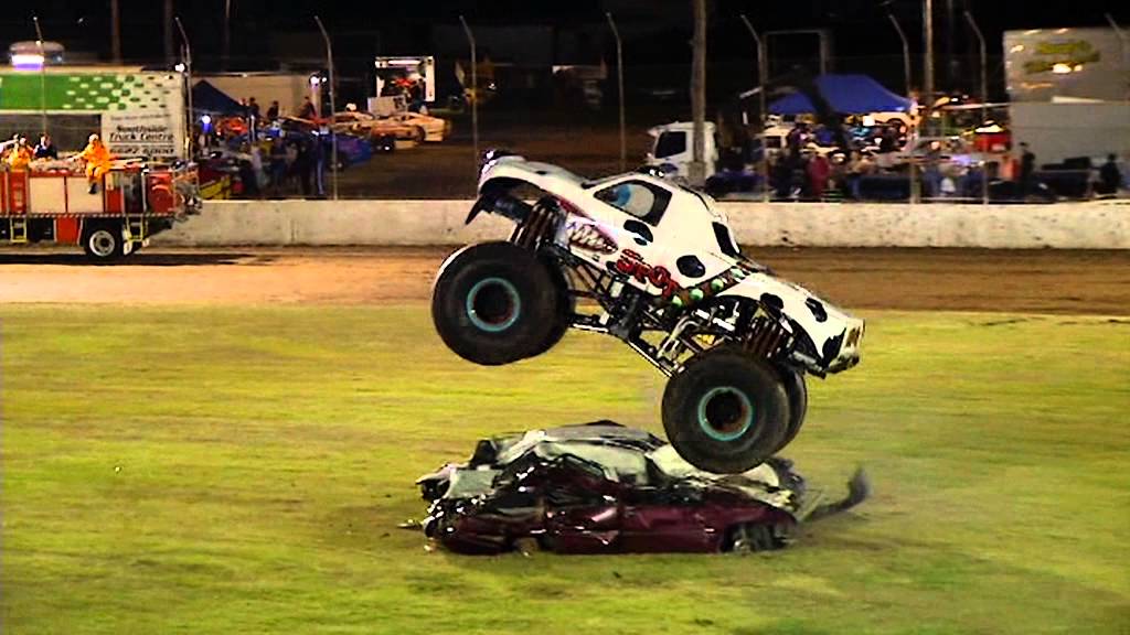 FAMILY FUN SHOW AT GRAFTON SPEEDWAY THIS WEEKEND - YouTube