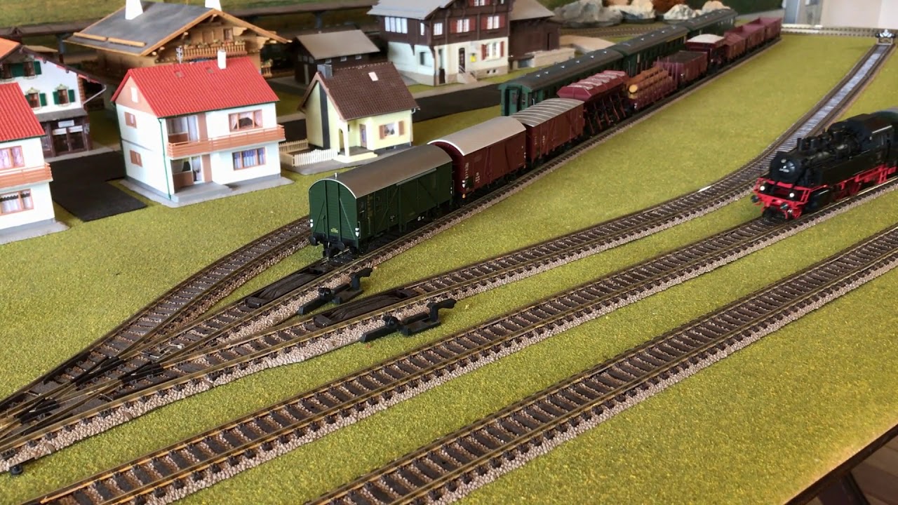 Model Train Video: Trix HO scale Br64 22658 Unboxing and Test Run - YouTube