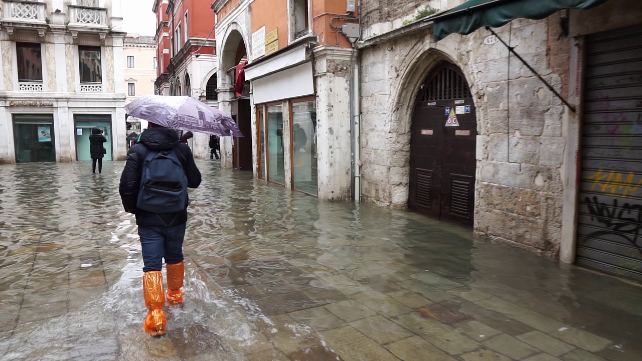 High Waters In Venice High Tide Floods Streets Of Venice