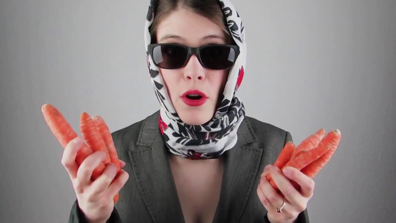 "Dont´t trust the rabbit!": Interview with Trixi! - YouTube