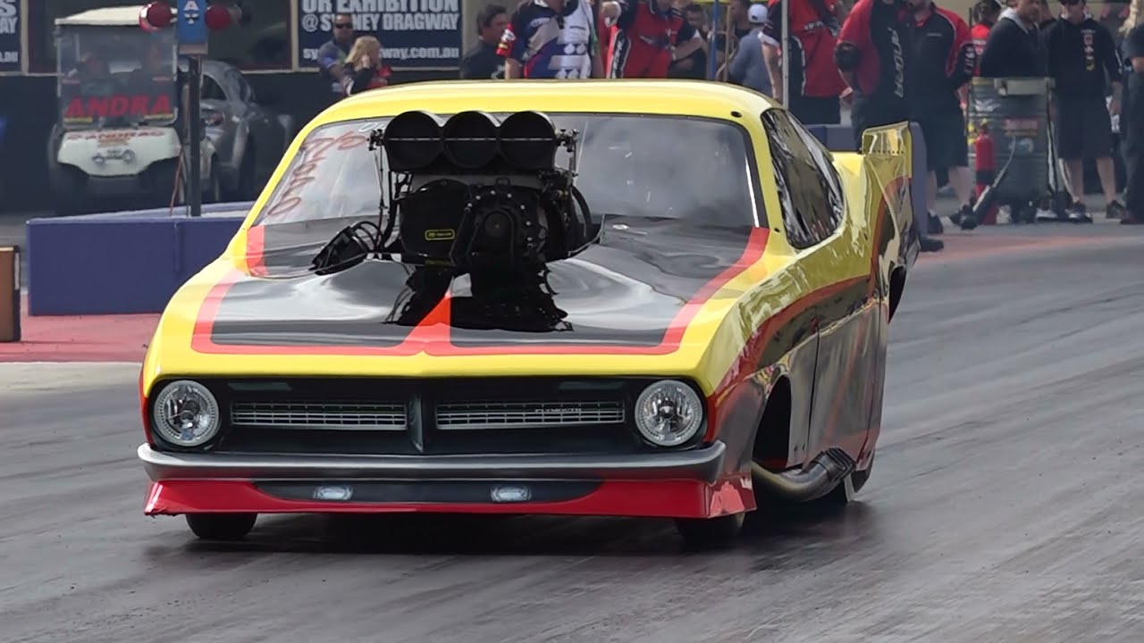 FRANK MAMONE PLYMOUTH BARACUDA DOORSLAMMER AT SUPERNATS 2015 - YouTube