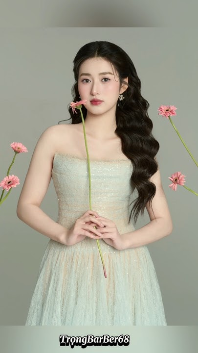 NHAN SẮC XINH ĐẸP 19 TUỔI CỦA NGÔ THỊ TRÂM ANH ĐĂNG QUANG HOA HẬU - YouTube