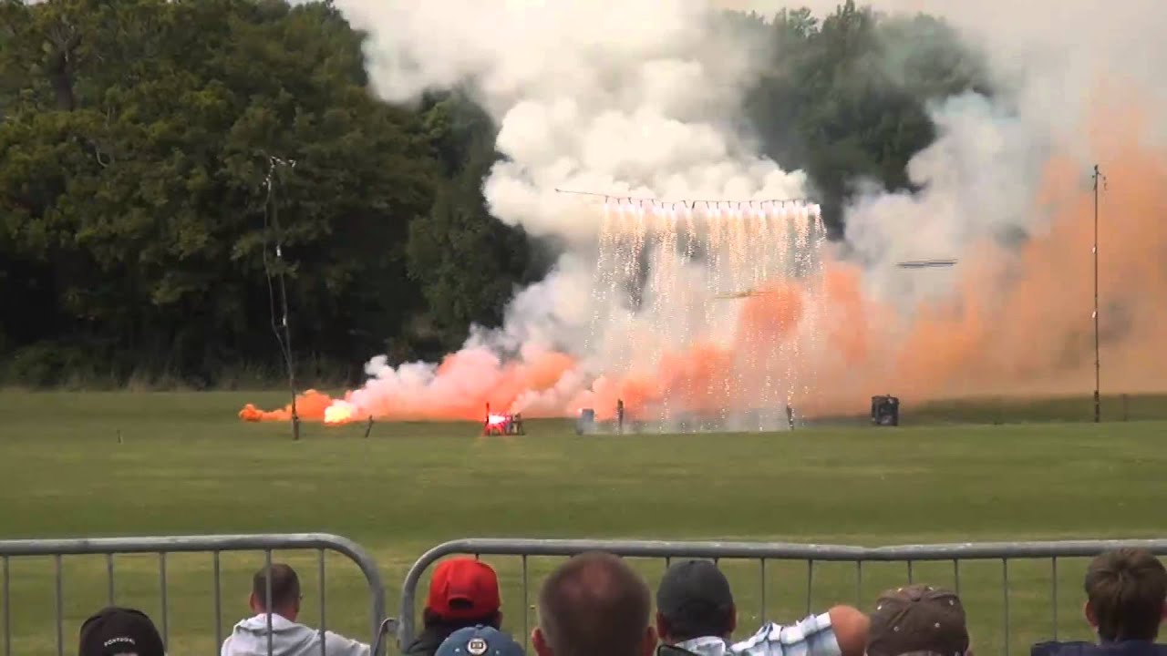 Hop Farm 2011 Limbo - YouTube