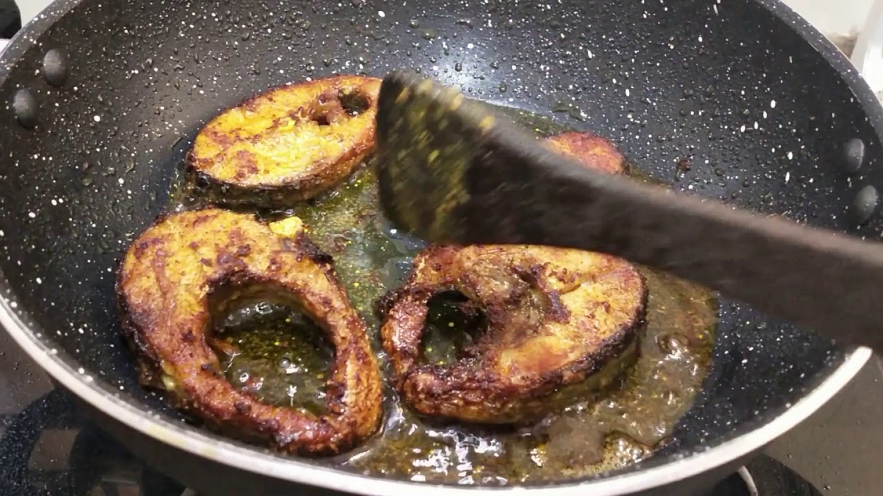 ରୋହି ମାଛ ତରକାରୀ Fish Curry | Fish Masala | Rohi Macha Jholo | Rohu ...