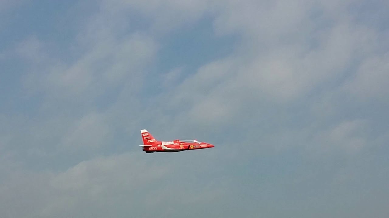 Viper Jet 2,25 m Cmodels flight test - Ferrari scheme - YouTube