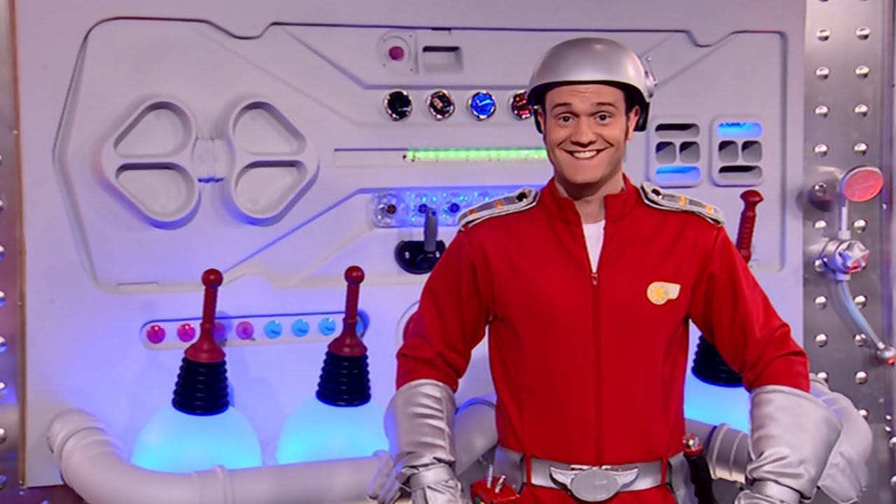 Interview with a Sky Captain | Captain Mack | Full Mini Episode | Kids ...