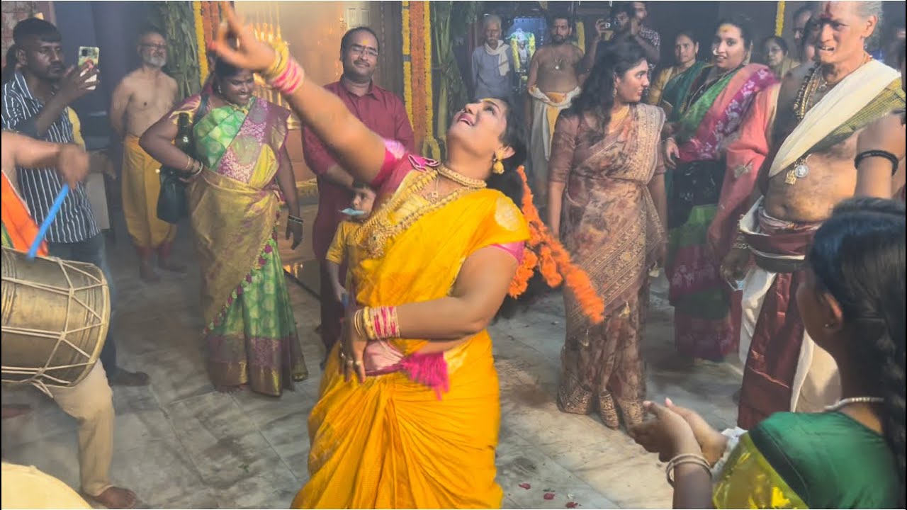 Jogini Shyamala Dance at Secunderabad Maru Bonalu | Jogini Shyamala ...
