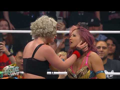 Toni Storm Kisses Mina Shirakawa