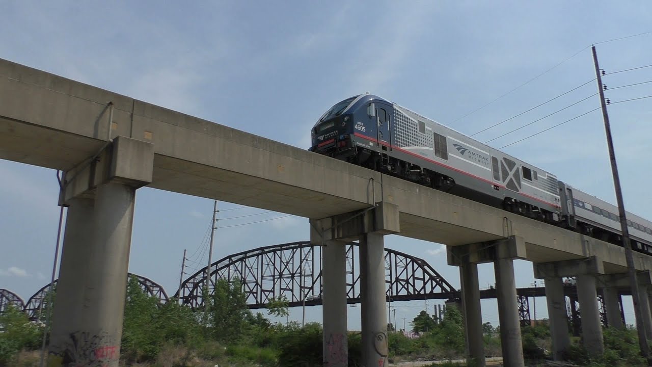 7/14/2021 - Amtrak Trains Wyeing On Bridges at St. Louis, MO - YouTube