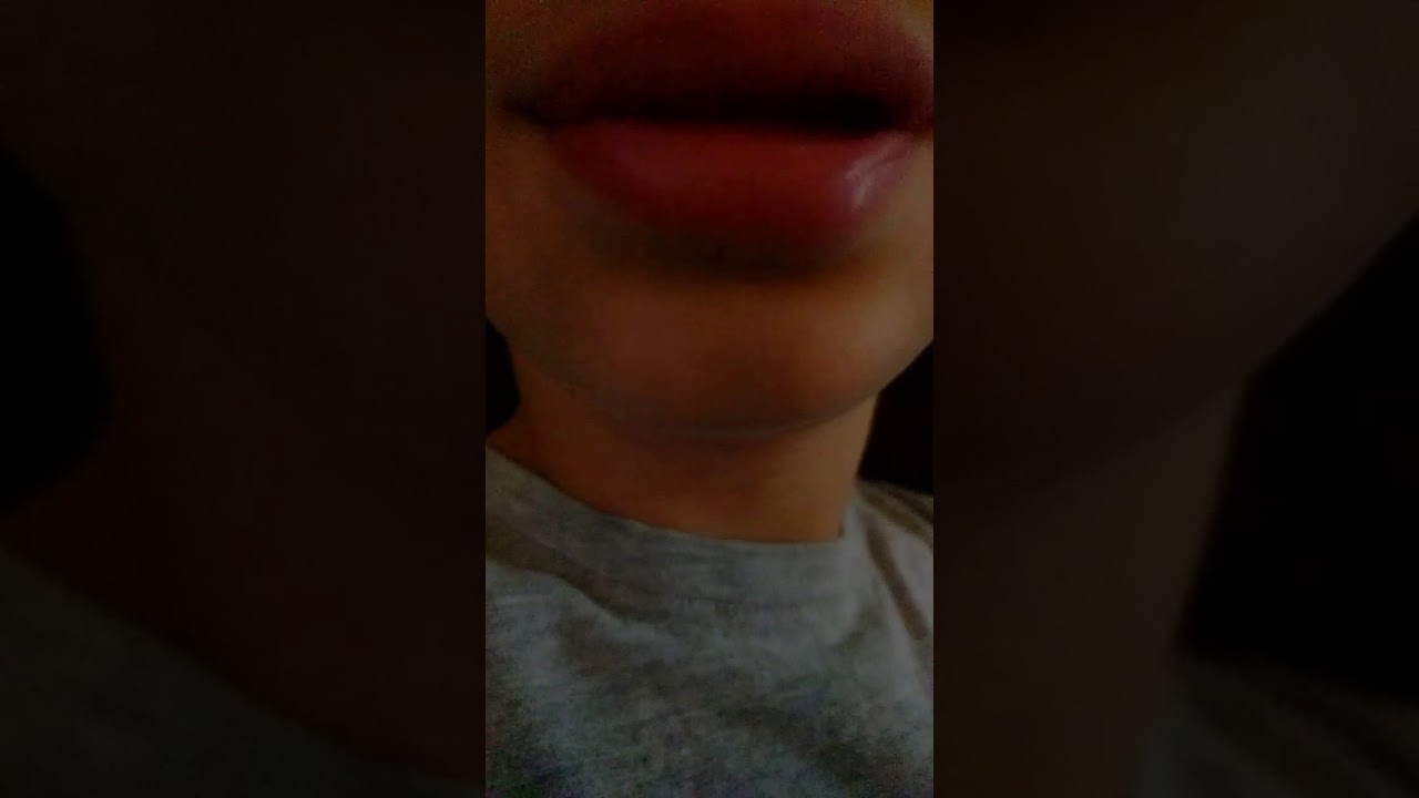 The ultimate lip flapper (in slow motion) - YouTube