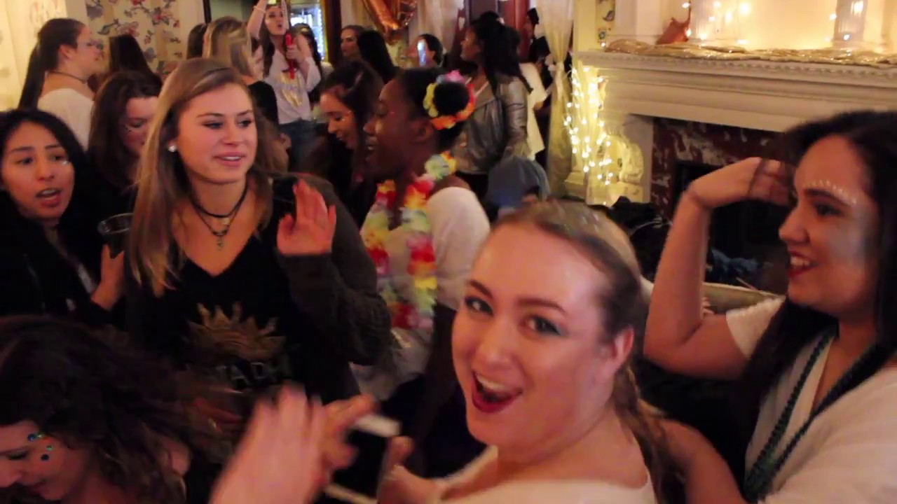 Delta Phi Epsilon | Syracuse University | Bid Day 2017 - YouTube