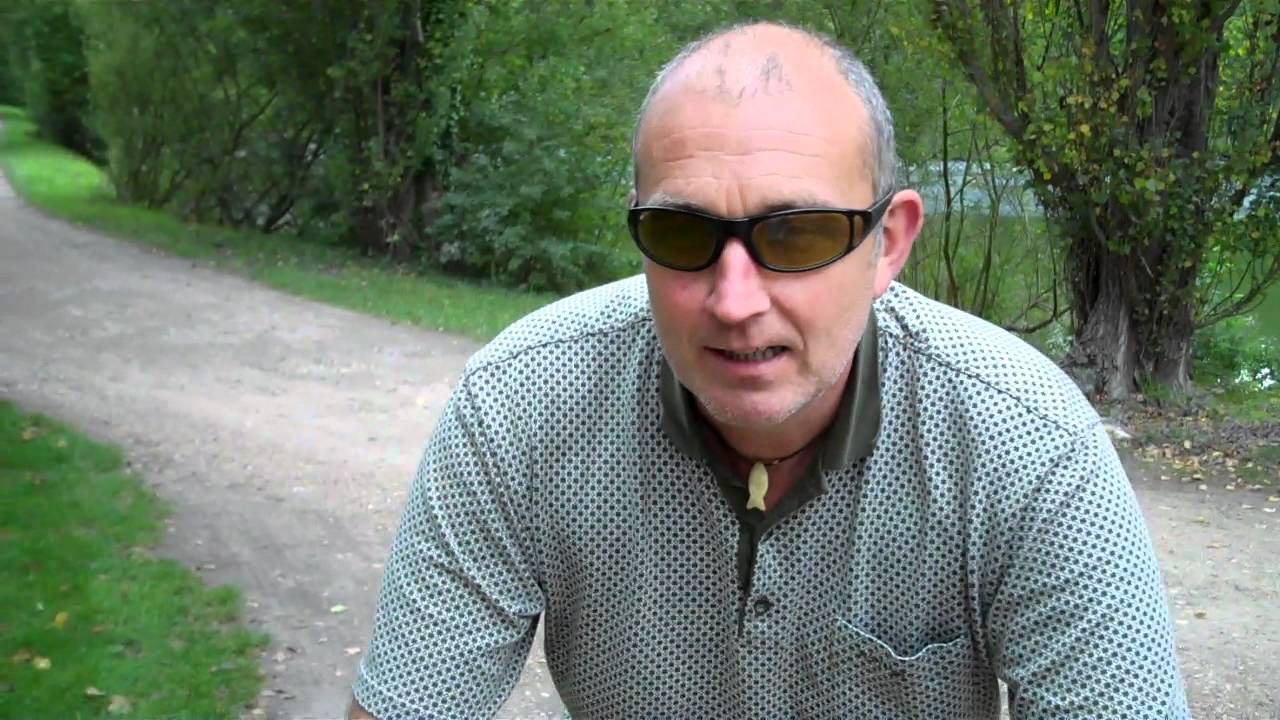 Farm Lake France fishing 2011 part 10 - YouTube