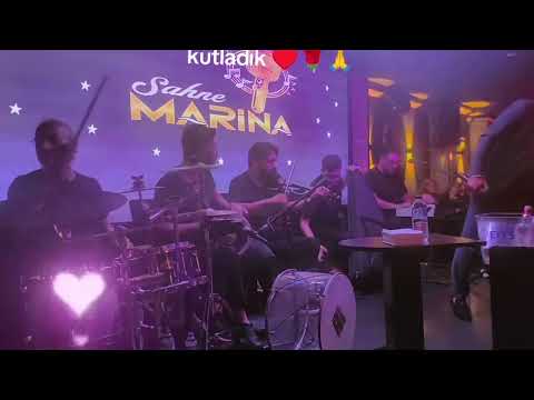 Pamuk Pars'ı doğum gününde dostları yalnız bırakmadı.