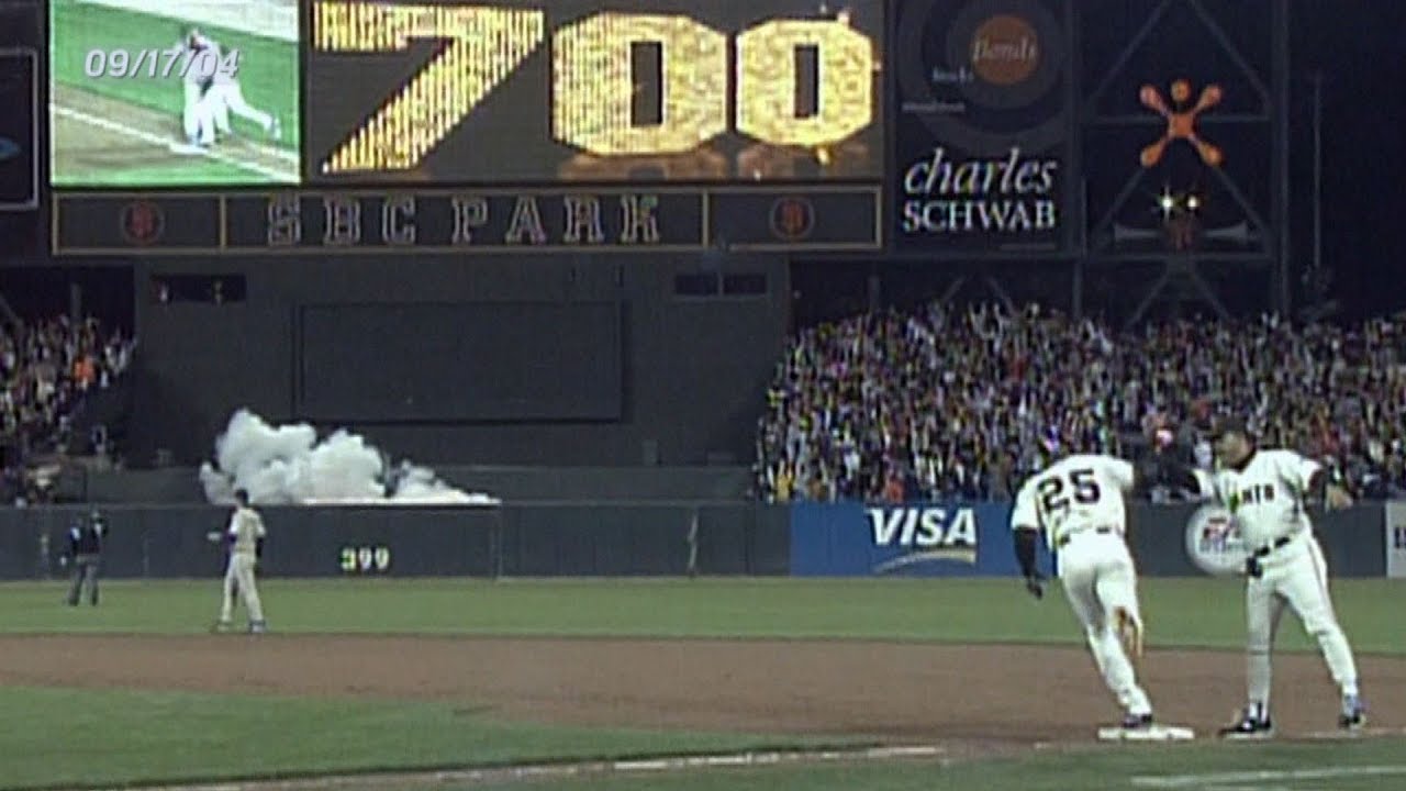 Bonds Stands Alone: Joining Ruth, Aaron in 700 Home Run Club - YouTube