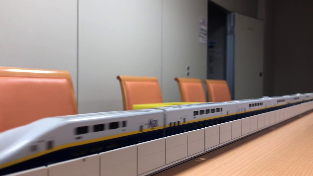 KATO E4系Max+E3系1000番台つばさ 通過 - YouTube