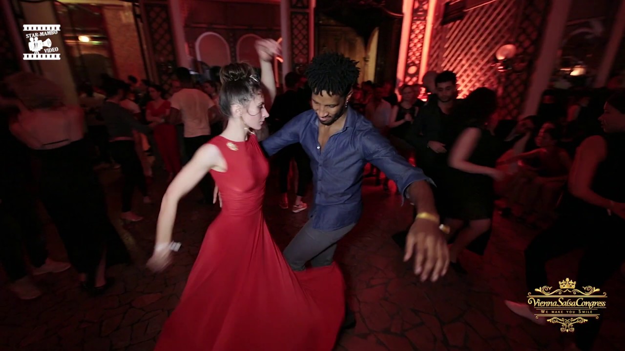 Alix & Zoya - social dancing @ Vienna Salsa Congress 2018 - YouTube