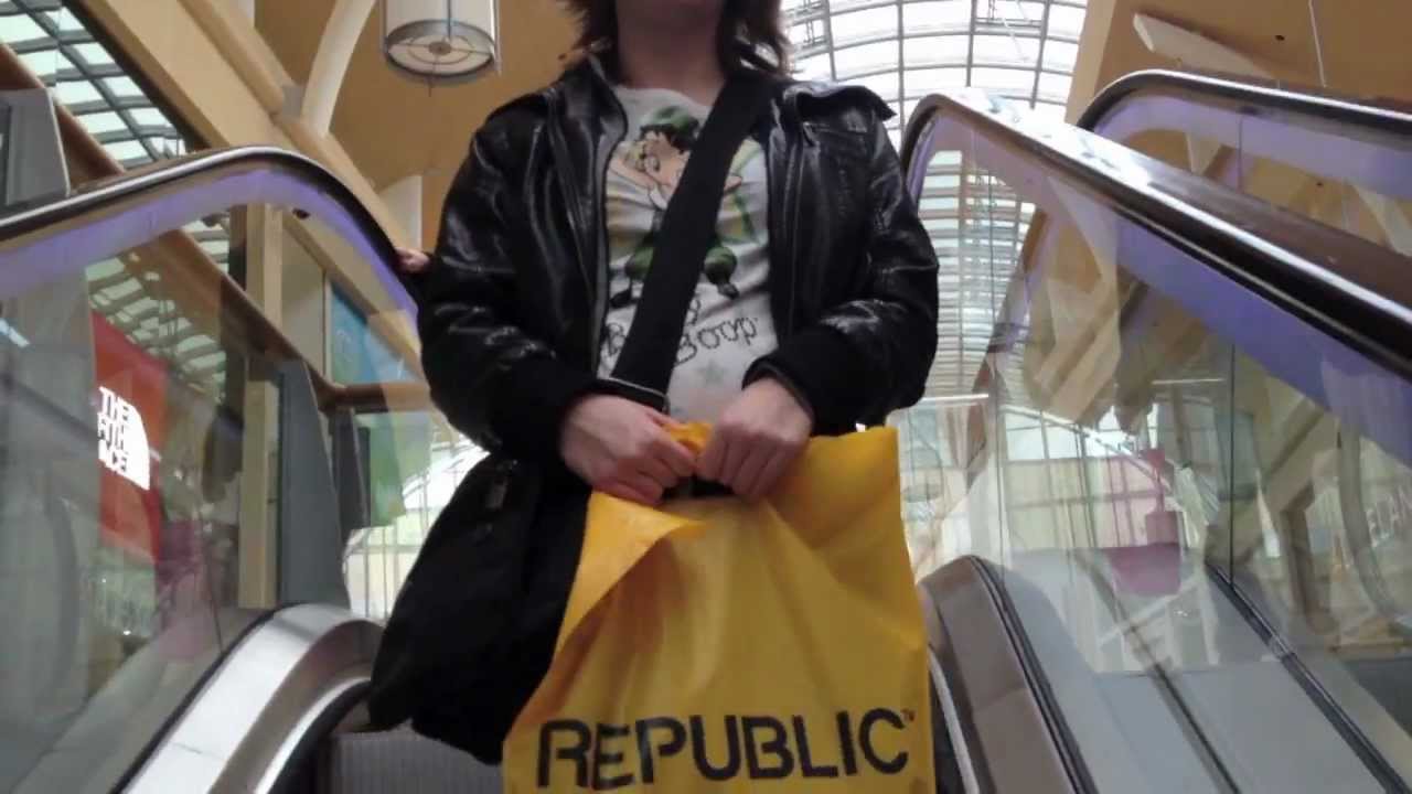 Lily Allen - The Fear (MUSIC VIDEO) - YouTube