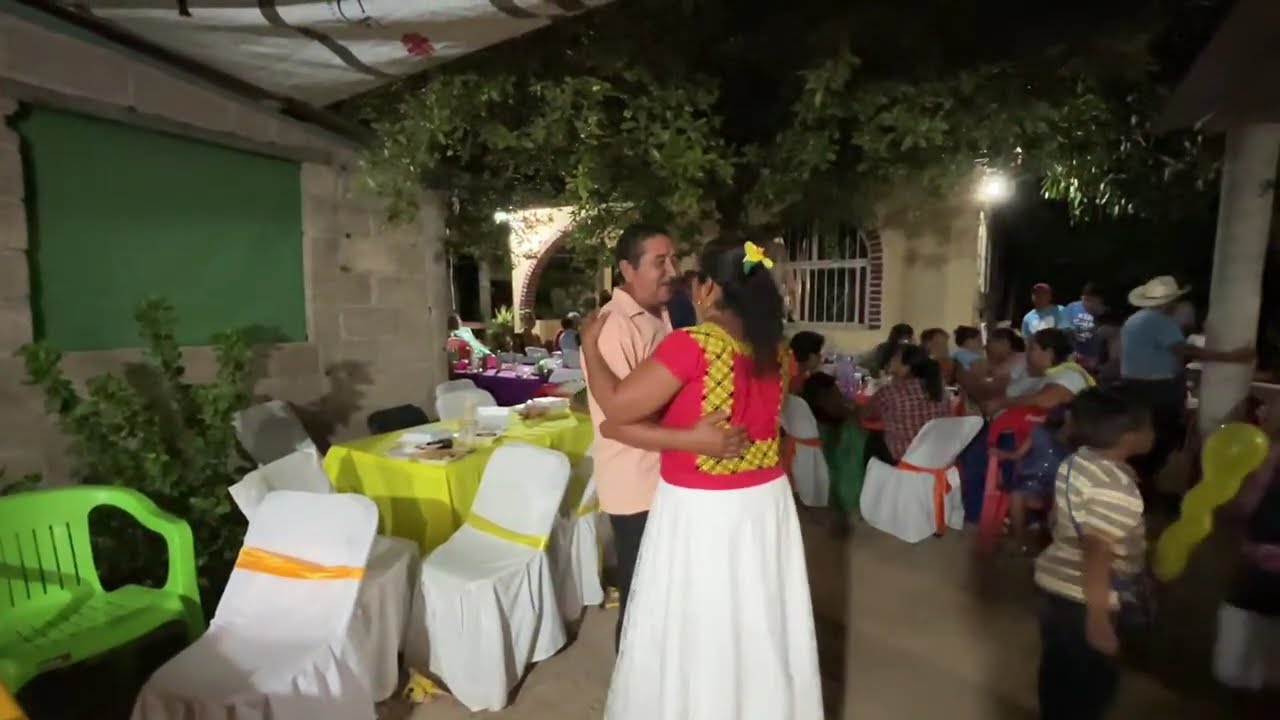 transmision en vivo - xv años de Alondra Morales Manuel tanda 3 - YouTube